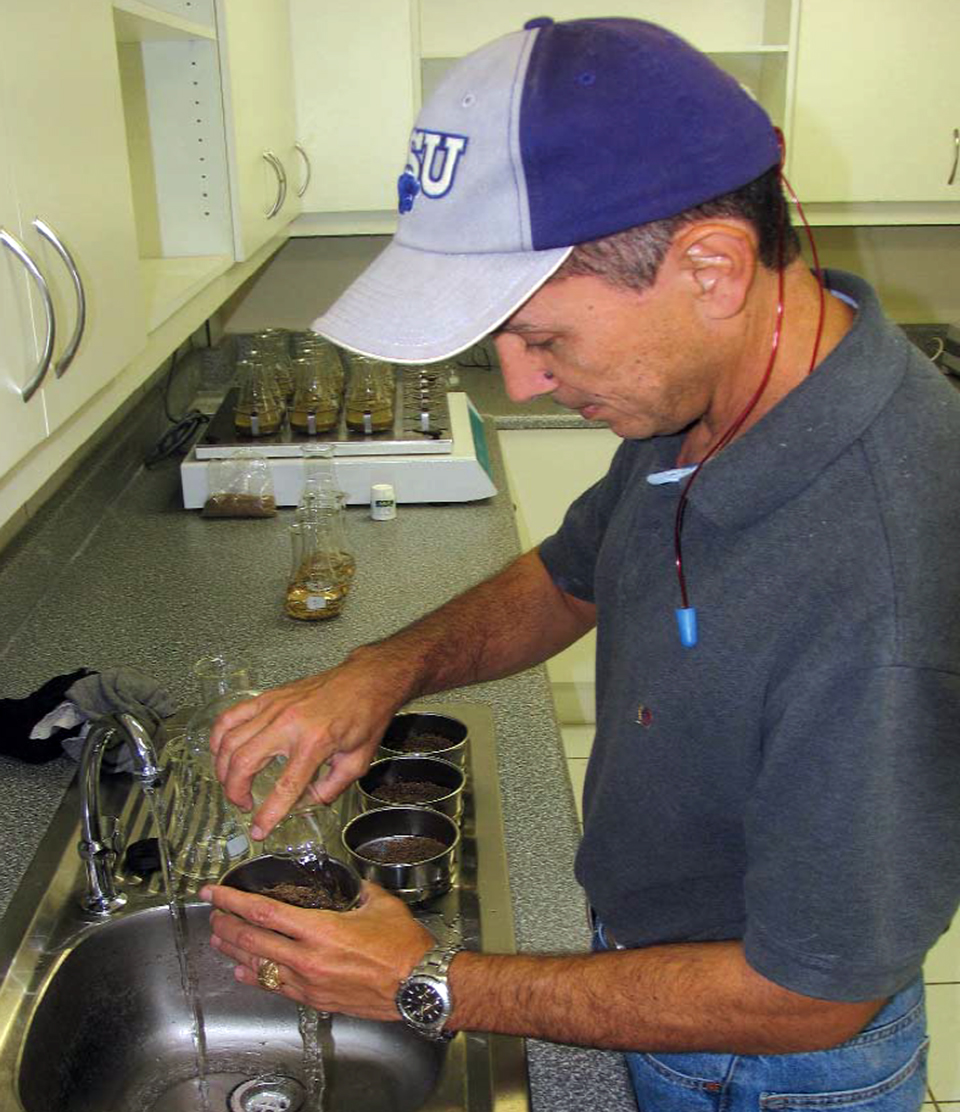 Measuring shrimp feed water stability - Responsible Seafood Advocate